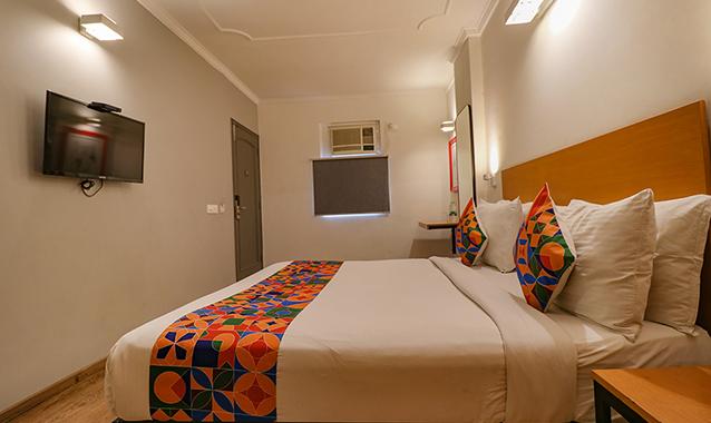 FabHotel Lord Inn, CR Park, New Delhi: Reviews, Photos & Offers ...