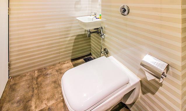 FabHotel RK International, Kurla West, Mumbai: Reviews, Photos & Offers ...