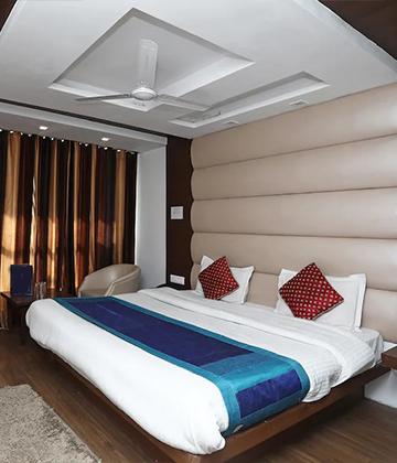 Hotels near First Gear Cafe, Dehradun: Book Hotels close to First Gear ...