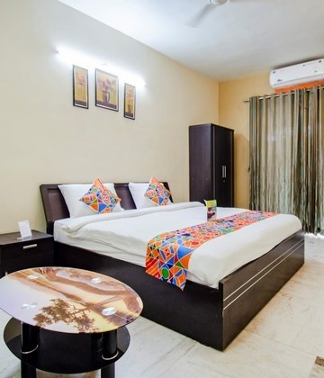 Hotels near AFMC Pune: Book Hotels in Budget Price @ ₹ 1200 - FabHotels.com