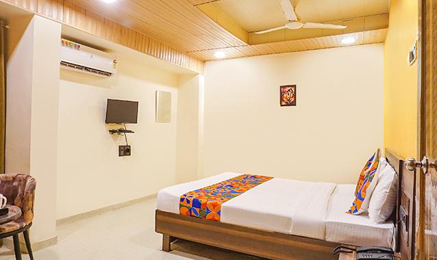 FabExpress Gargi Executive, Shivaji Nagar, Pune: Reviews, Photos ...