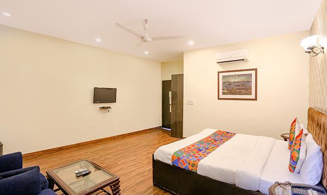 FabExpress Pulse Impulse, Maharani Bagh, New Delhi: Reviews, Photos & Offers - FabHotels.com